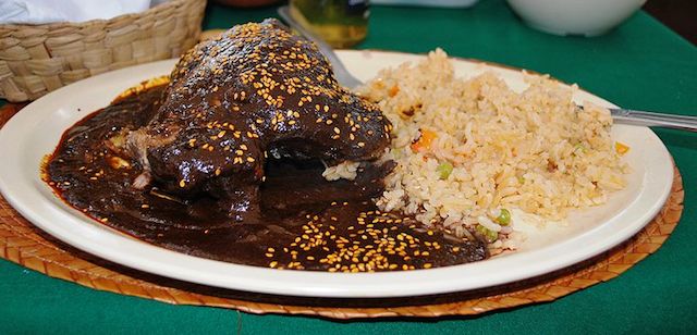 Tia Lencha's Cocina: How I make turkey in Mole Poblano for mijo | POCHO