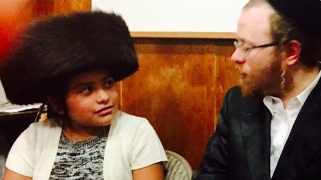 Brooklyn's Mexican Israelite kids meet a local rabbi (audio) - POCHO
